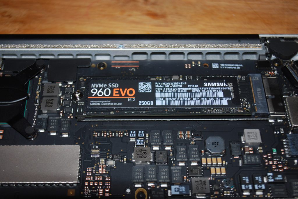 Upgrading a Macbook Pro A1502(early 2015) SSD – Nicky Schelfaut